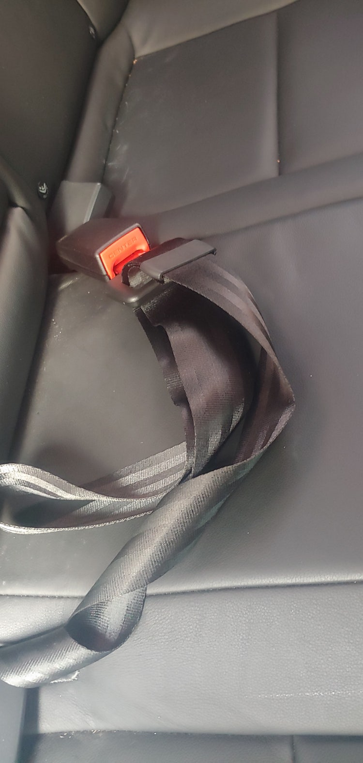 2011년형Sm3 뒷좌석 벨트 질문입니다 : 지식iN