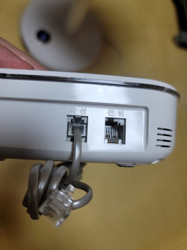 kt ann폰 - sit-930n 무선전화기 전원 어댑터가 없는데요. 전원선 꼽는 구멍 보고 어댑터를 알 수 있을까요? : 지식iN