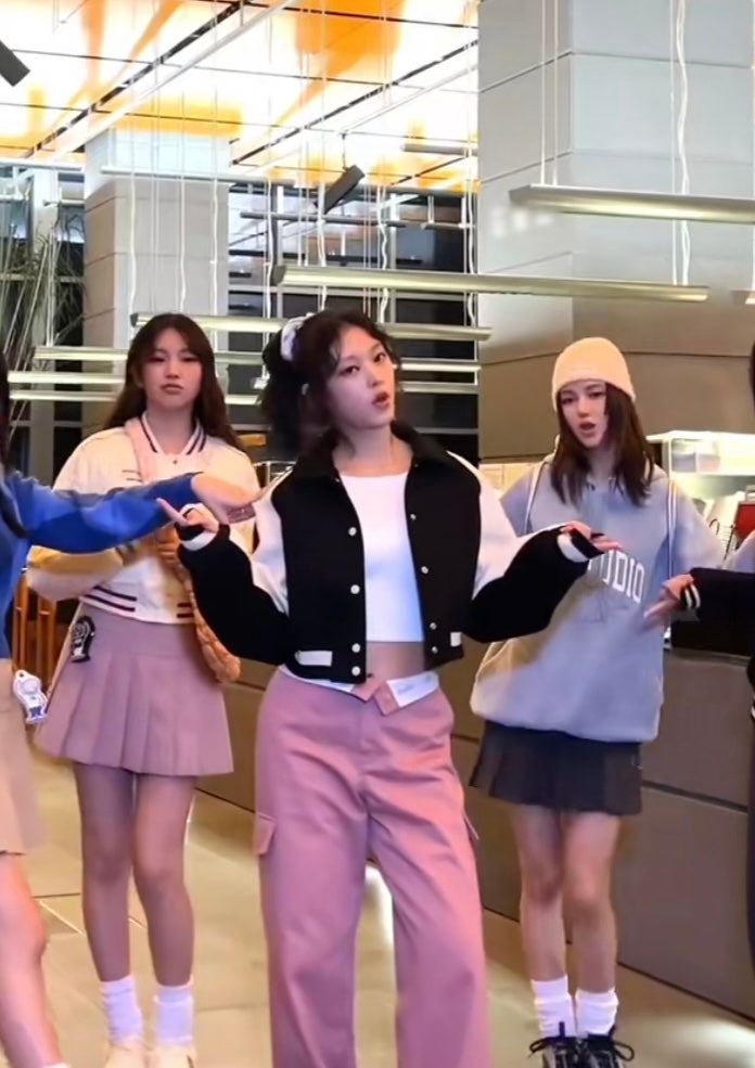 뉴진스 옷 정보 지식in