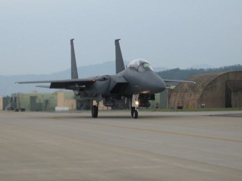 F-15K 전투기가 추락할때 비상탈출못하면 조종사죽나요 : 지식iN