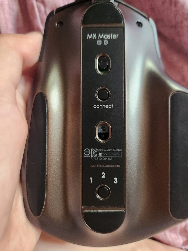 로지텍 m720 무선 마우스가 작동이 안되요 : 지식iN