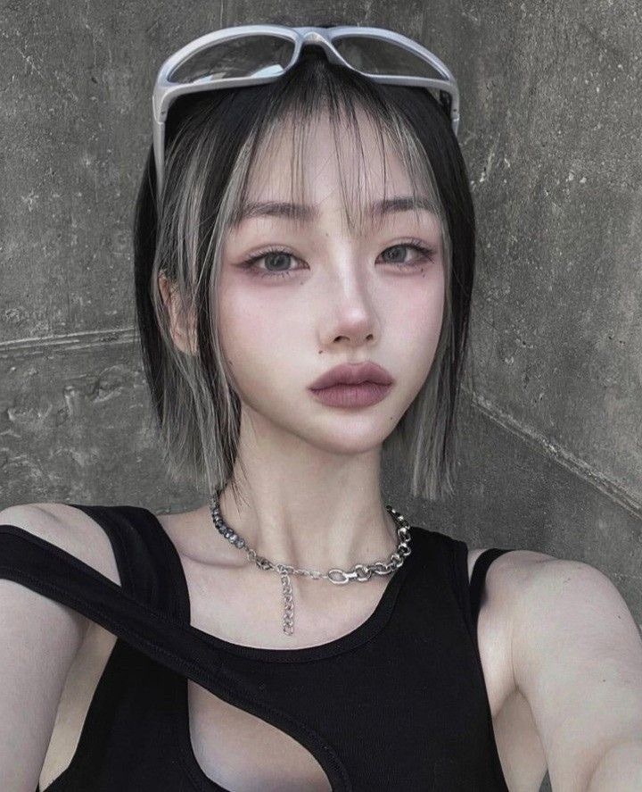 이런 느낌 색상의 화장품 뭐가 있을까요 지식in