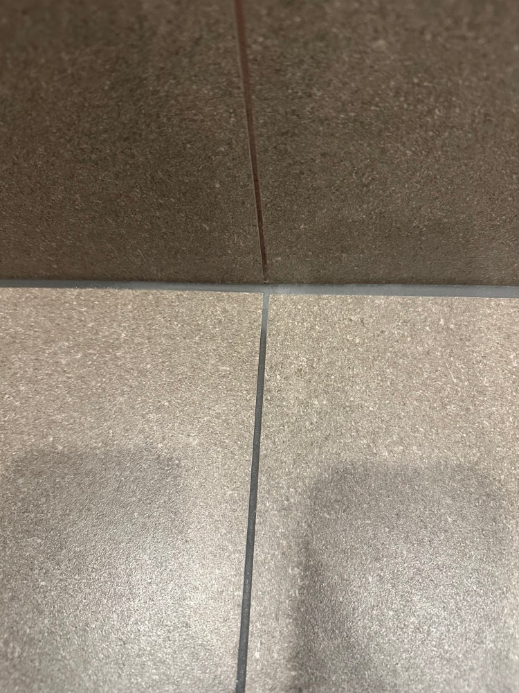케라폭시 줄눈 곰팡이제거제 사용후 백화 : 지식iN
